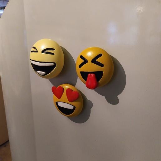 Download free STL file magnetic smiley ・ Cults