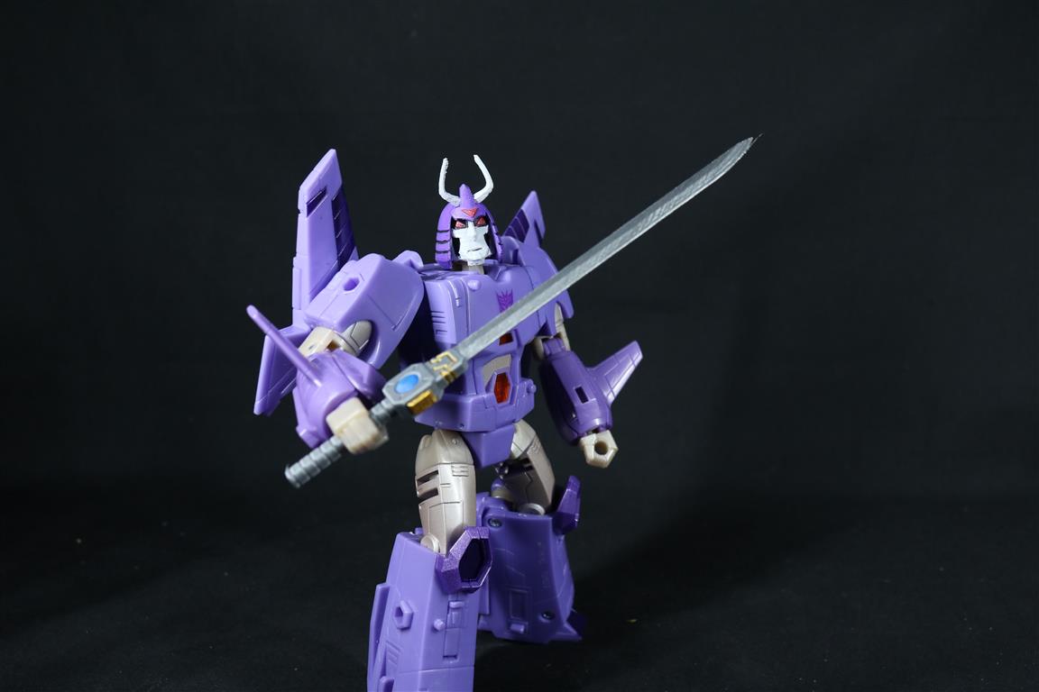 STL file IDW Head for Transformers WFC Kingdom Cyclonus 🤖・3D printer ...