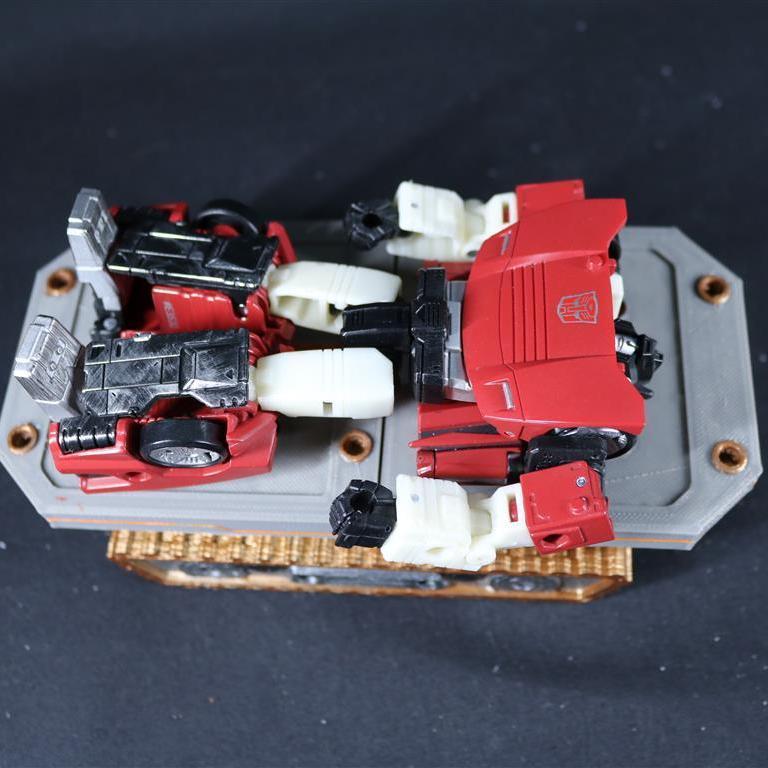 3D file Transformers Tracked Medical Bed・3D printing design to download ...