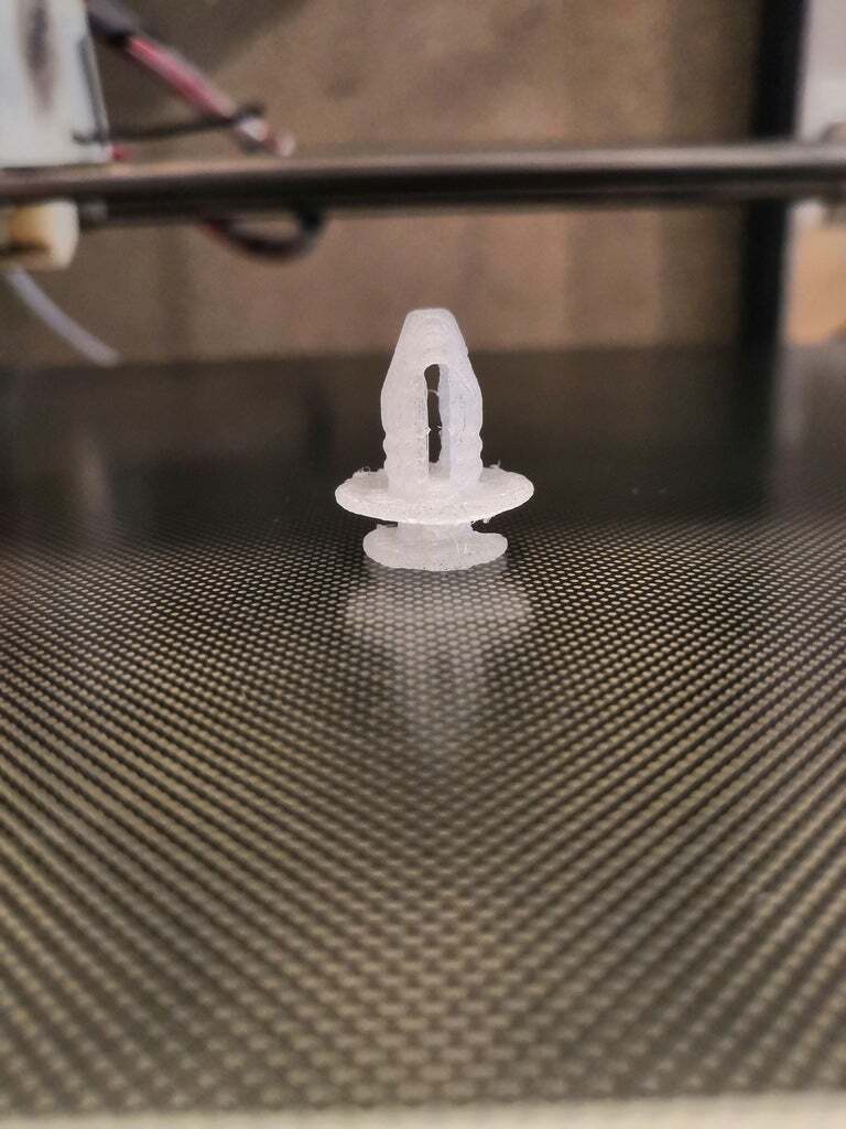 Archivo STL gratis clip para embellecedor de automóvil 8mm・Objeto para ...