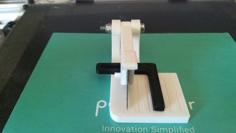 Free STL file petite guillotine 🛠️・3D print object to download・Cults