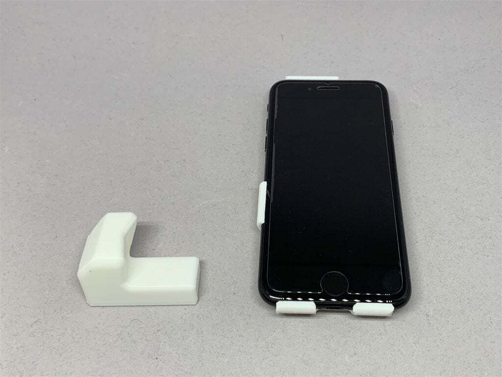 Free STL file Grip V2 for iPhone SE2 / 8 to support one-handed ...